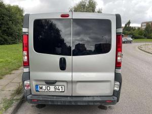 Grey Opel Vivaro 2013 in Klaipeda, with an engine capacity of 2.00 L and mileage of 202 thousand km for 9950 €, photo 7 on AUTOMOTO.COM.LV