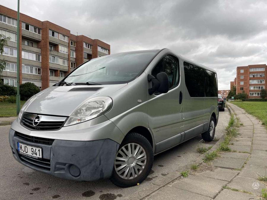 Grey Opel Vivaro 2013 in Klaipeda, with an engine capacity of 2.00 L and mileage of 202 thousand km for 9950 €, photo 9 on AUTOMOTO.COM.LV