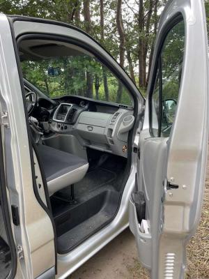 Grey Opel Vivaro 2013 in Klaipeda, with an engine capacity of 2.00 L and mileage of 202 thousand km for 9950 €, photo 15 on AUTOMOTO.COM.LV