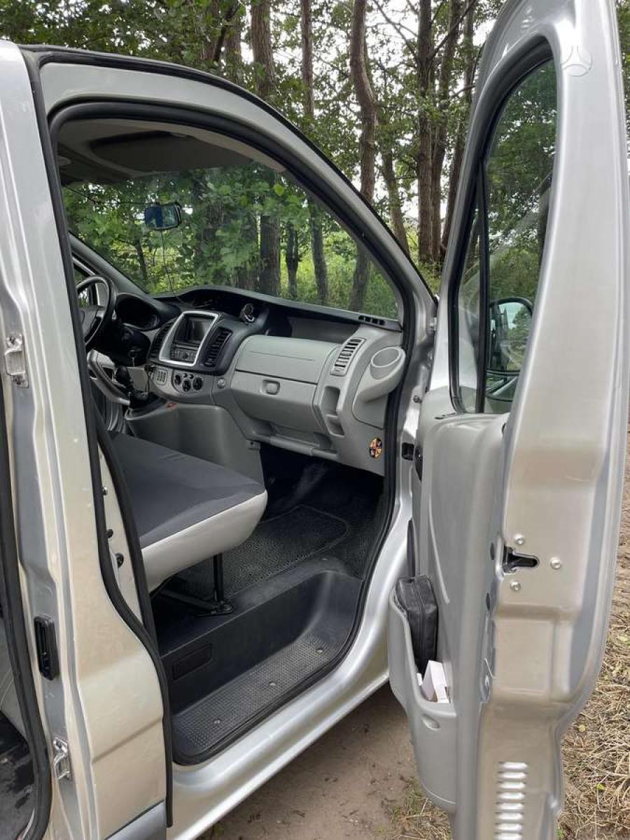 Grey Opel Vivaro 2013 in Klaipeda, with an engine capacity of 2.00 L and mileage of 202 thousand km for 9950 €, photo 15 on AUTOMOTO.COM.LV