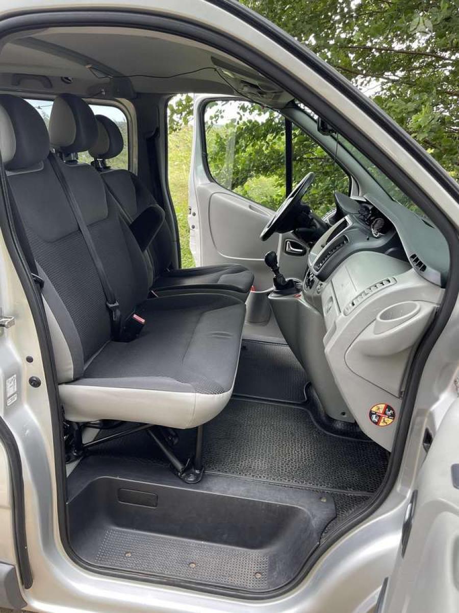 Grey Opel Vivaro 2013 in Klaipeda, with an engine capacity of 2.00 L and mileage of 202 thousand km for 9950 €, photo 17 on AUTOMOTO.COM.LV