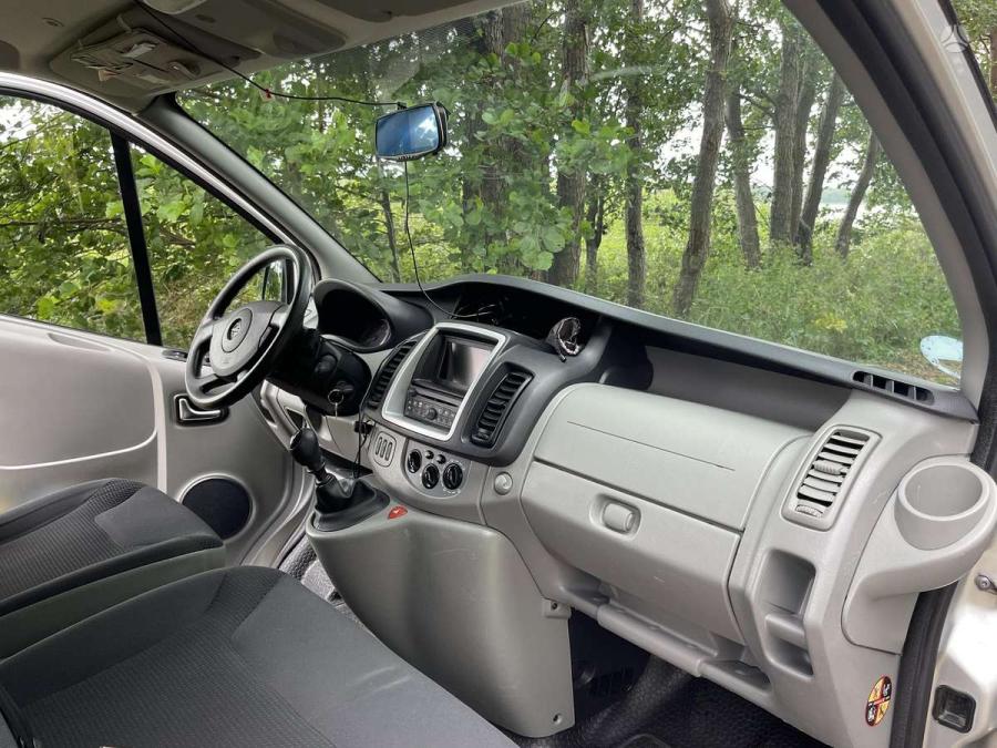 Grey Opel Vivaro 2013 in Klaipeda, with an engine capacity of 2.00 L and mileage of 202 thousand km for 9950 €, photo 18 on AUTOMOTO.COM.LV
