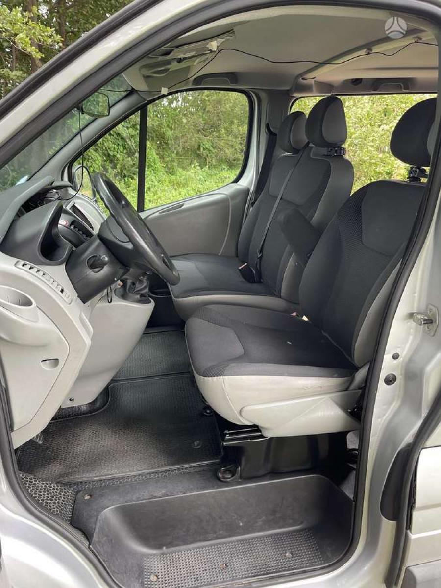 Grey Opel Vivaro 2013 in Klaipeda, with an engine capacity of 2.00 L and mileage of 202 thousand km for 9950 €, photo 20 on AUTOMOTO.COM.LV