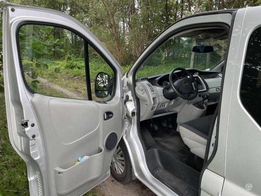 Grey Opel Vivaro 2013 in Klaipeda, with an engine capacity of 2.00 L and mileage of 202 thousand km for 9950 €, photo 22 on AUTOMOTO.COM.LV