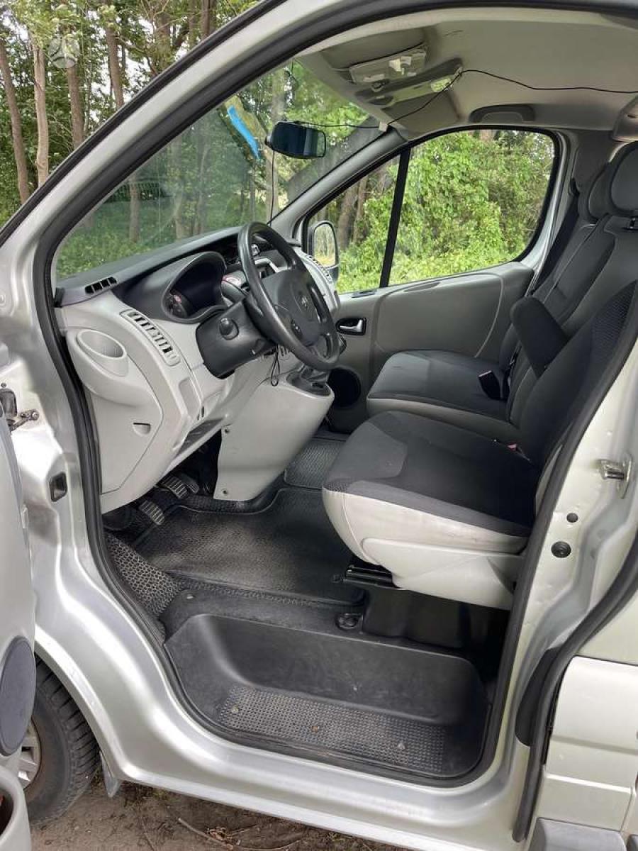 Grey Opel Vivaro 2013 in Klaipeda, with an engine capacity of 2.00 L and mileage of 202 thousand km for 9950 €, photo 23 on AUTOMOTO.COM.LV