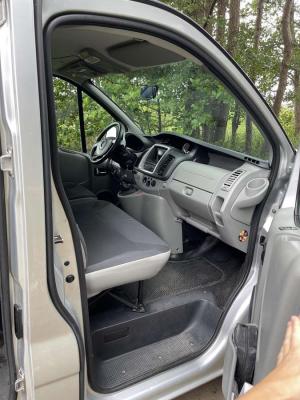 Grey Opel Vivaro 2013 in Klaipeda, with an engine capacity of 2.00 L and mileage of 202 thousand km for 9950 €, photo 24 on AUTOMOTO.COM.LV