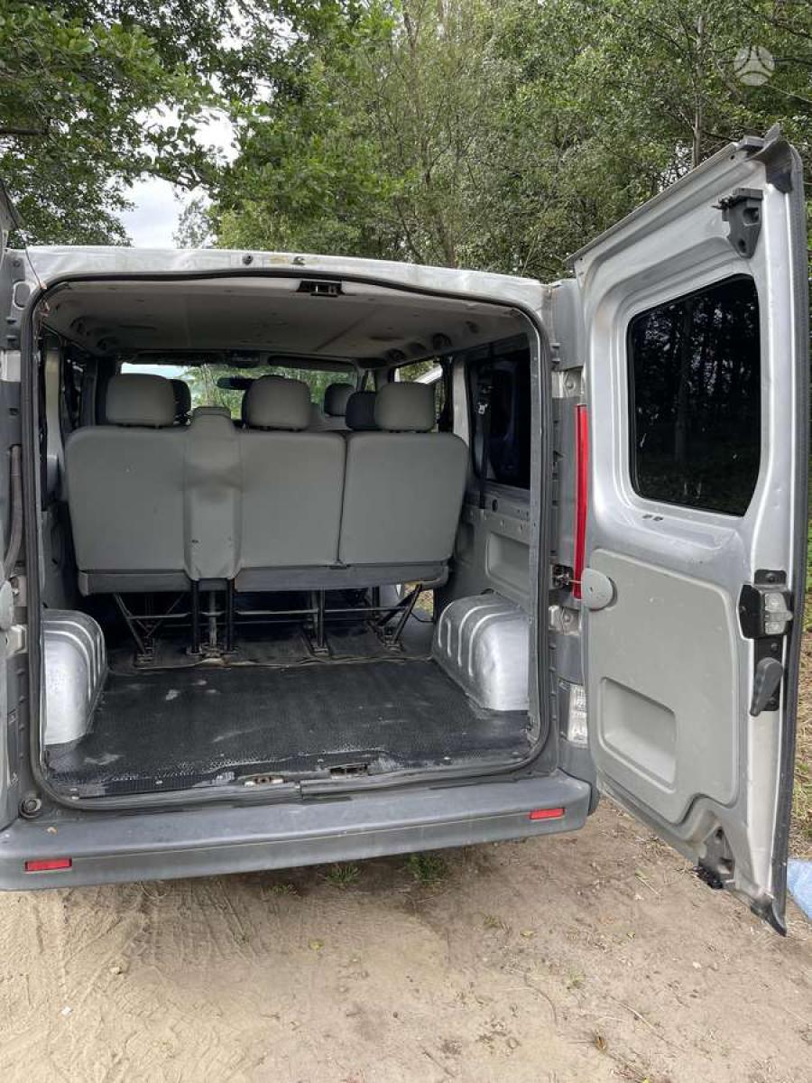 Grey Opel Vivaro 2013 in Klaipeda, with an engine capacity of 2.00 L and mileage of 202 thousand km for 9950 €, photo 30 on AUTOMOTO.COM.LV