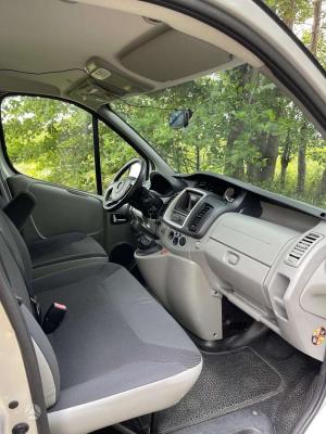 Grey Opel Vivaro 2013 in Klaipeda, with an engine capacity of 2.00 L and mileage of 202 thousand km for 9950 €, photo 32 on AUTOMOTO.COM.LV