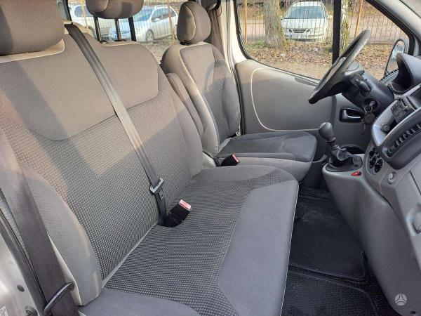 Grey Opel Vivaro 2014 in Ukmerge, with an engine capacity of 2.00 L and mileage of 374 thousand km for 5900 €, photo 6 on AUTOMOTO.COM.LV