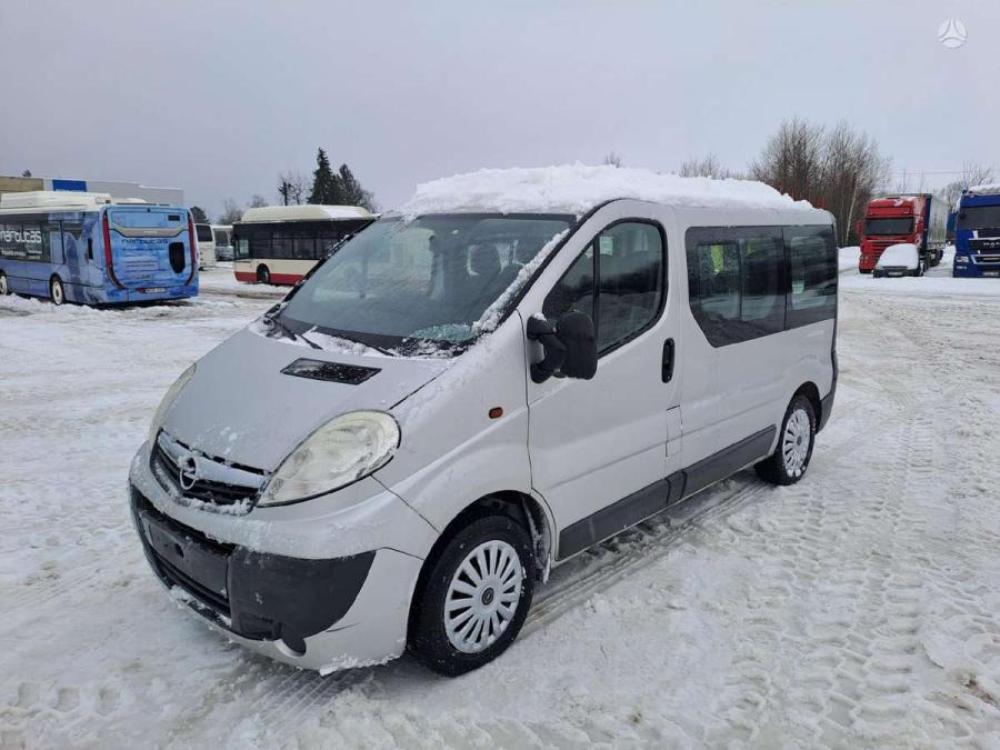 Grey Opel Vivaro 2014 in Ukmerge, with an engine capacity of 2.00 L and mileage of 374 thousand km for 5700 €, photo 1 on AUTOMOTO.COM.LV
