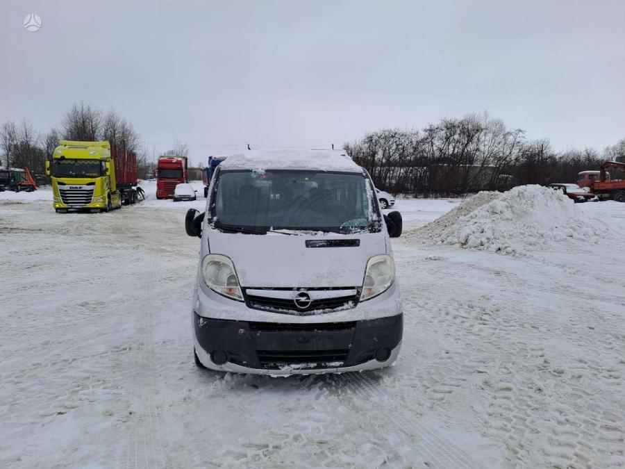 Grey Opel Vivaro 2014 in Ukmerge, with an engine capacity of 2.00 L and mileage of 374 thousand km for 5700 €, photo 3 on AUTOMOTO.COM.LV