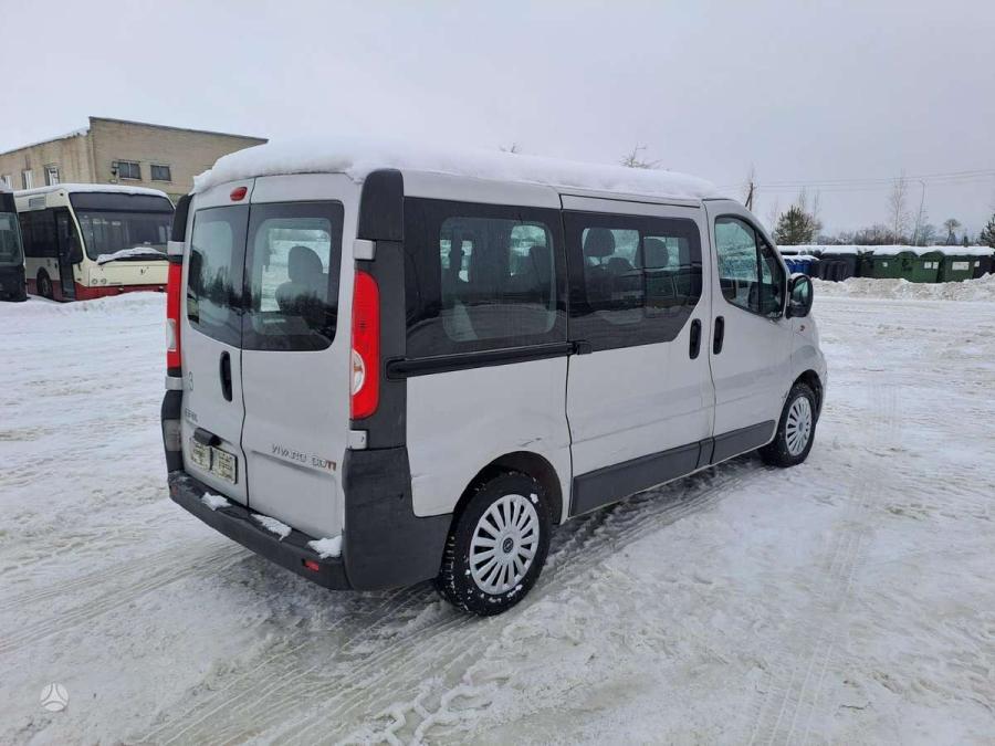 Grey Opel Vivaro 2014 in Ukmerge, with an engine capacity of 2.00 L and mileage of 374 thousand km for 5700 €, photo 4 on AUTOMOTO.COM.LV