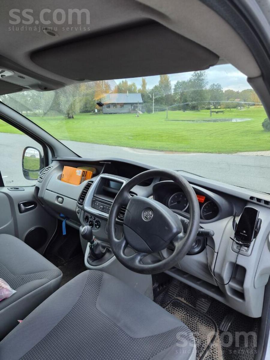 Pelēks Opel Vivaro 2014 Rīga, ar dzinēja tilpumu 2.00 L un nobraukumu 320 tūkst. km par 1800 €, foto 4 vietnē AUTOMOTO.COM.LV
