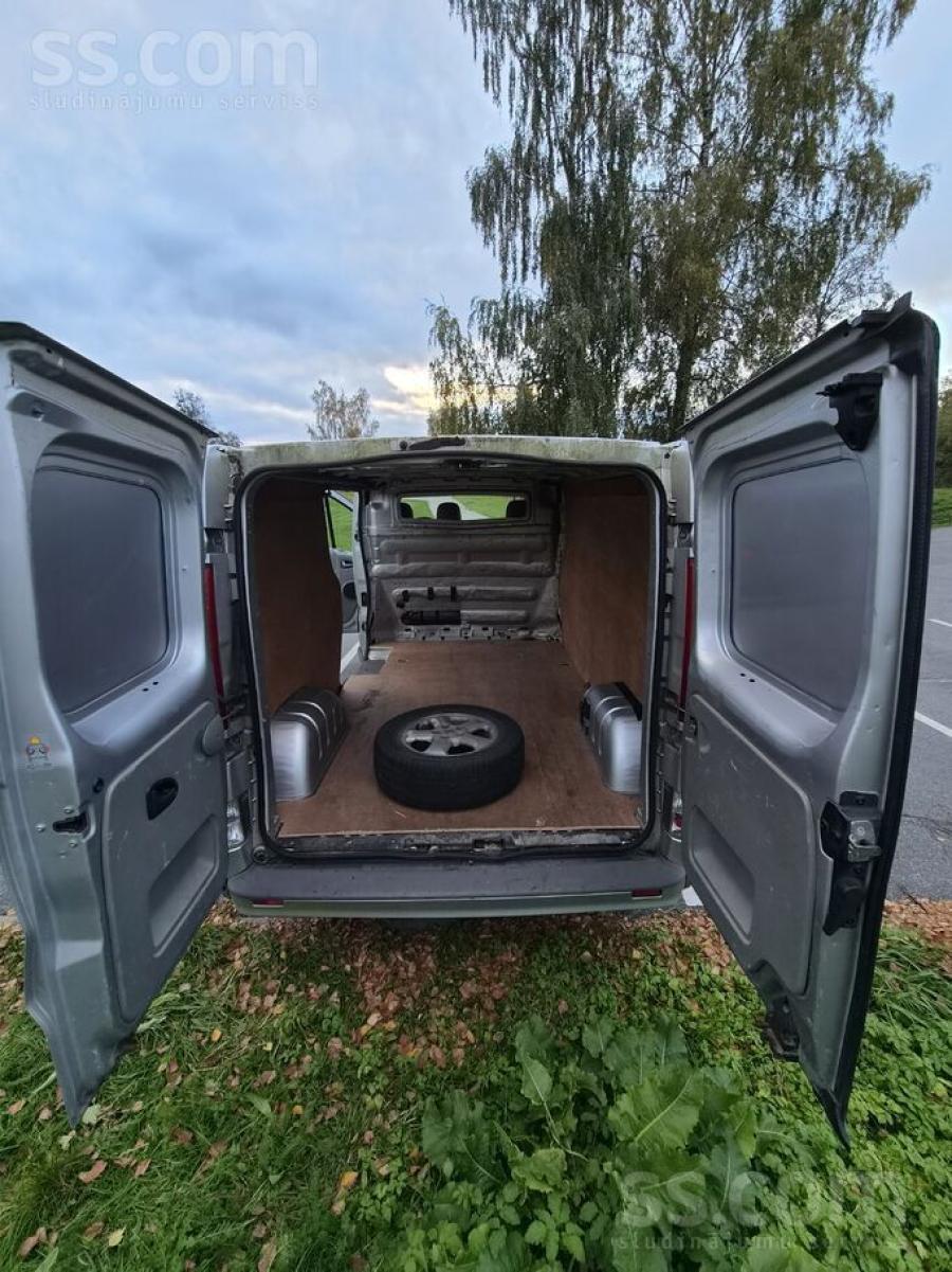 Pelēks Opel Vivaro 2014 Rīga, ar dzinēja tilpumu 2.00 L un nobraukumu 320 tūkst. km par 1800 €, foto 9 vietnē AUTOMOTO.COM.LV