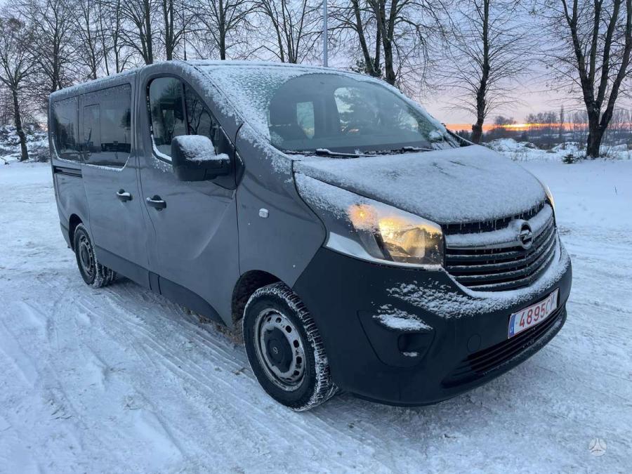 Grey Opel Vivaro 2015 in Taurage, with an engine capacity of 1.60 L and mileage of 268 thousand km for 8700 €, photo 2 on AUTOMOTO.COM.LV