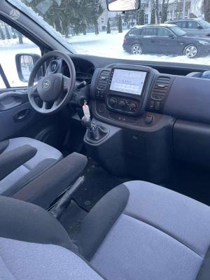 Grey Opel Vivaro 2015 in Taurage, with an engine capacity of 1.60 L and mileage of 268 thousand km for 8700 €, photo 9 on AUTOMOTO.COM.LV