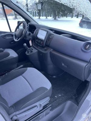 Grey Opel Vivaro 2015 in Taurage, with an engine capacity of 1.60 L and mileage of 268 thousand km for 8700 €, photo 10 on AUTOMOTO.COM.LV