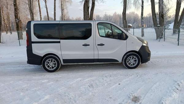 Grey Opel Vivaro 2015 in Taurage, with an engine capacity of 1.60 L and mileage of 230 thousand km for 9400 €, photo 5 on AUTOMOTO.COM.LV