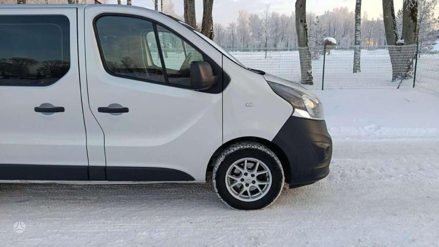 Pelēks Opel Vivaro 2015 Tauragė, ar dzinēja tilpumu 1.60 L un nobraukumu 230 tūkst. km par 9400 €, foto 7 vietnē AUTOMOTO.COM.LV