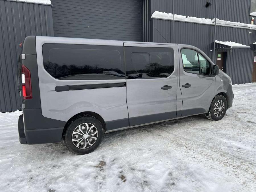 Grey Opel Vivaro 2015 in Alytus, with an engine capacity of 1.60 L and mileage of 274 thousand km for 8950 €, photo 9 on AUTOMOTO.COM.LV