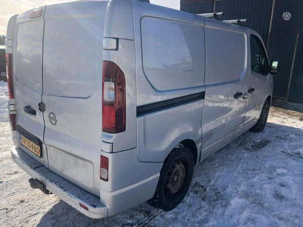Grey Opel Vivaro 2015 in Kretinga, with an engine capacity of 1.60 L and mileage of 250 thousand km for 4200 €, photo 4 on AUTOMOTO.COM.LV
