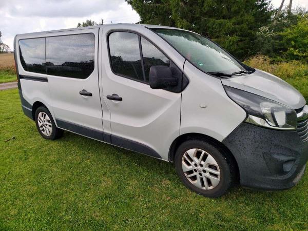 Pelēks Opel Vivaro 2015 Rokiškis, ar dzinēja tilpumu 1.60 L un nobraukumu 210 tūkst. km par 10400 €, foto 3 vietnē AUTOMOTO.COM.LV