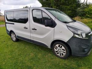 Grey Opel Vivaro 2015 in Rokiskis, with an engine capacity of 1.60 L and mileage of 210 thousand km for 10400 €, photo 3 on AUTOMOTO.COM.LV