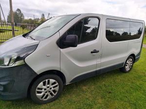 Grey Opel Vivaro 2015 in Rokiskis, with an engine capacity of 1.60 L and mileage of 210 thousand km for 10400 €, photo 4 on AUTOMOTO.COM.LV