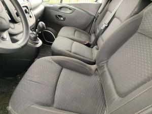 Grey Opel Vivaro 2015 in Rokiskis, with an engine capacity of 1.60 L and mileage of 210 thousand km for 10400 €, photo 6 on AUTOMOTO.COM.LV