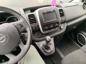 Grey Opel Vivaro 2015 in Rokiskis, with an engine capacity of 1.60 L and mileage of 210 thousand km for 10400 €, photo 9 on AUTOMOTO.COM.LV
