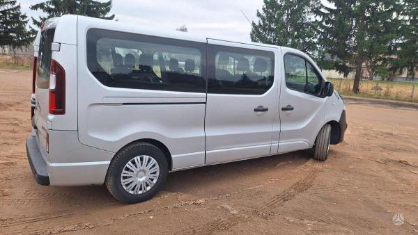 Grey Opel Vivaro 2016 in Taurage, with an engine capacity of 1.60 L and mileage of 280 thousand km for 10700 €, photo 6 on AUTOMOTO.COM.LV