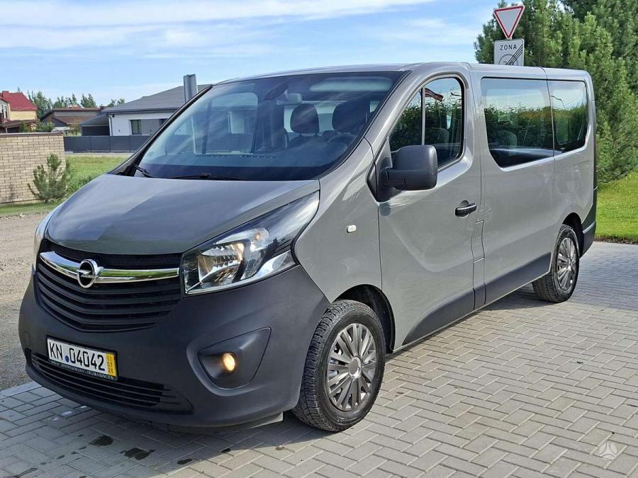 Grey Opel Vivaro 2016 in Siauliai, with an engine capacity of 1.60 L and mileage of 256 thousand km for 10700 €, photo 3 on AUTOMOTO.COM.LV