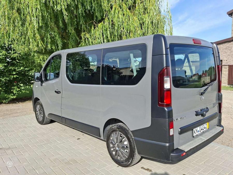 Grey Opel Vivaro 2016 in Siauliai, with an engine capacity of 1.60 L and mileage of 256 thousand km for 10700 €, photo 5 on AUTOMOTO.COM.LV