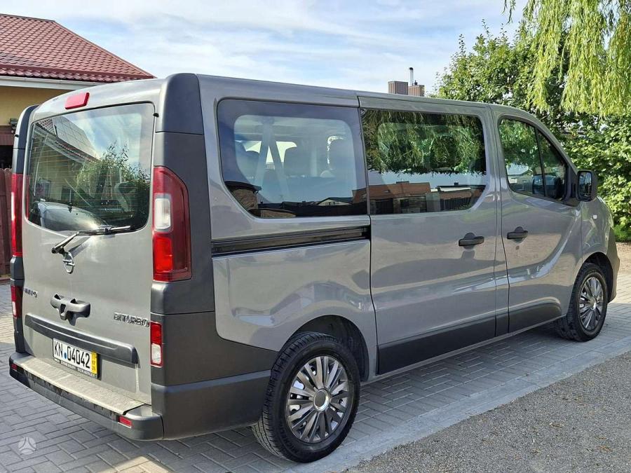 Grey Opel Vivaro 2016 in Siauliai, with an engine capacity of 1.60 L and mileage of 256 thousand km for 10700 €, photo 6 on AUTOMOTO.COM.LV