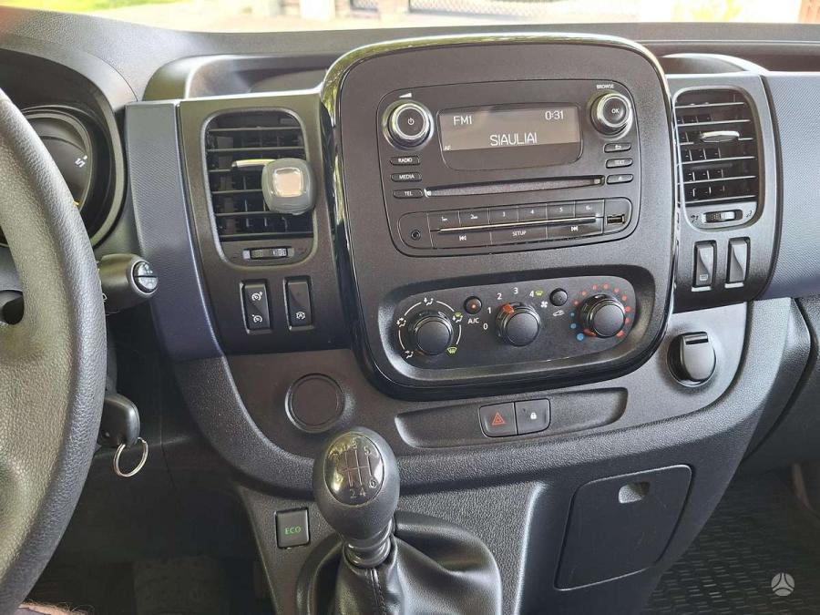 Grey Opel Vivaro 2016 in Siauliai, with an engine capacity of 1.60 L and mileage of 256 thousand km for 10700 €, photo 10 on AUTOMOTO.COM.LV