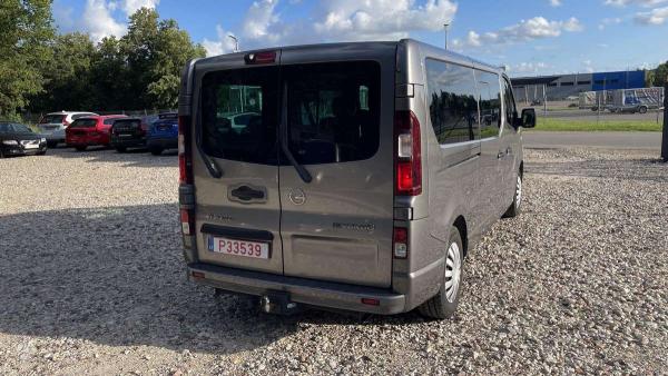 Grey Opel Vivaro 2016 in Kaunas, with an engine capacity of 1.60 L and mileage of 230 thousand km for 11999 €, photo 3 on AUTOMOTO.COM.LV