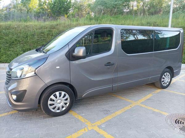 Grey Opel Vivaro 2016 in Vilnius, with an engine capacity of 1.59 L and mileage of 232 thousand km for 11990 €, photo 4 on AUTOMOTO.COM.LV