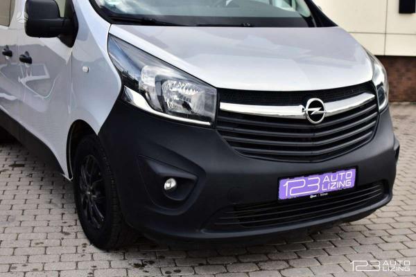 Grey Opel Vivaro 2016 in Kretinga, with an engine capacity of 1.60 L and mileage of 246 thousand km for 10999 €, photo 6 on AUTOMOTO.COM.LV