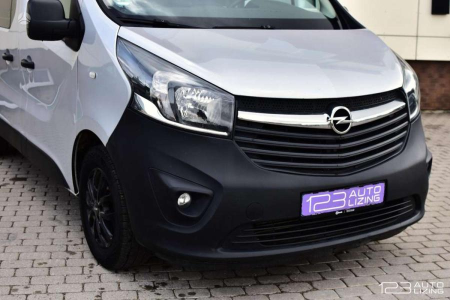 Grey Opel Vivaro 2016 in Kretinga, with an engine capacity of 1.60 L and mileage of 246 thousand km for 10999 €, photo 6 on AUTOMOTO.COM.LV