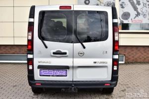 Grey Opel Vivaro 2016 in Kretinga, with an engine capacity of 1.60 L and mileage of 246 thousand km for 10999 €, photo 8 on AUTOMOTO.COM.LV