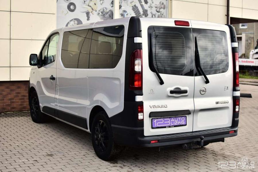 Grey Opel Vivaro 2016 in Kretinga, with an engine capacity of 1.60 L and mileage of 246 thousand km for 10999 €, photo 9 on AUTOMOTO.COM.LV