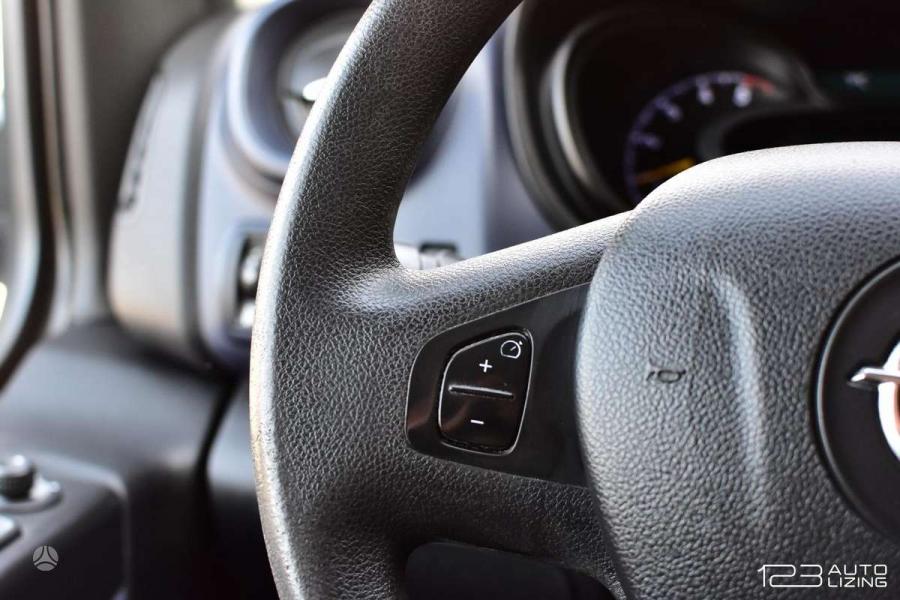 Grey Opel Vivaro 2016 in Kretinga, with an engine capacity of 1.60 L and mileage of 246 thousand km for 10999 €, photo 12 on AUTOMOTO.COM.LV