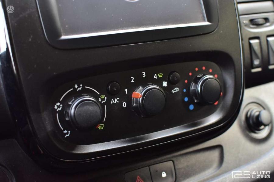Grey Opel Vivaro 2016 in Kretinga, with an engine capacity of 1.60 L and mileage of 246 thousand km for 10999 €, photo 20 on AUTOMOTO.COM.LV