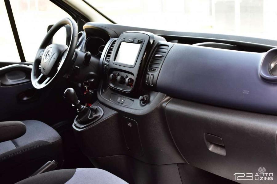 Grey Opel Vivaro 2016 in Kretinga, with an engine capacity of 1.60 L and mileage of 246 thousand km for 10999 €, photo 24 on AUTOMOTO.COM.LV