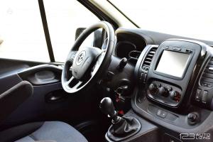 Grey Opel Vivaro 2016 in Kretinga, with an engine capacity of 1.60 L and mileage of 246 thousand km for 10999 €, photo 25 on AUTOMOTO.COM.LV
