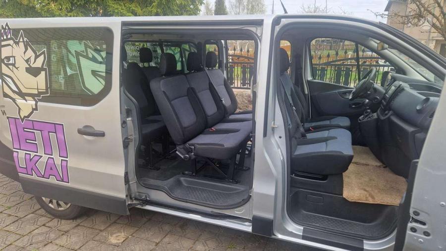 Pelēks Opel Vivaro 2016 Panevēža, ar dzinēja tilpumu 1.60 L un nobraukumu 135 tūkst. km par 12650 €, foto 5 vietnē AUTOMOTO.COM.LV