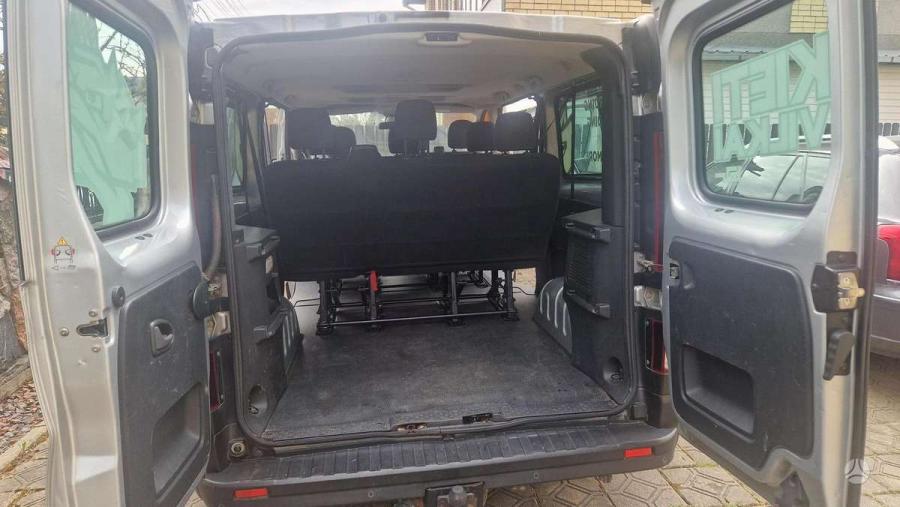 Pelēks Opel Vivaro 2016 Panevēža, ar dzinēja tilpumu 1.60 L un nobraukumu 135 tūkst. km par 12650 €, foto 6 vietnē AUTOMOTO.COM.LV