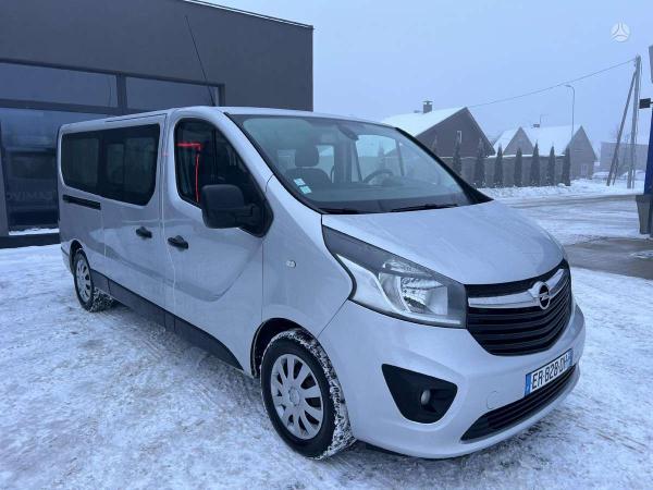 Pelēks Opel Vivaro 2017 Tauragė, ar dzinēja tilpumu 1.60 L un nobraukumu 400 tūkst. km par 8900 €, foto 2 vietnē AUTOMOTO.COM.LV