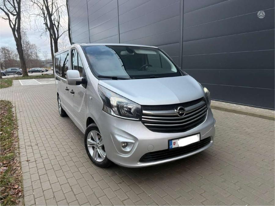 Pelēks Opel Vivaro 2018 Kauņa, ar dzinēja tilpumu 1.60 L un nobraukumu 182 tūkst. km par 15900 €, foto 1 vietnē AUTOMOTO.COM.LV