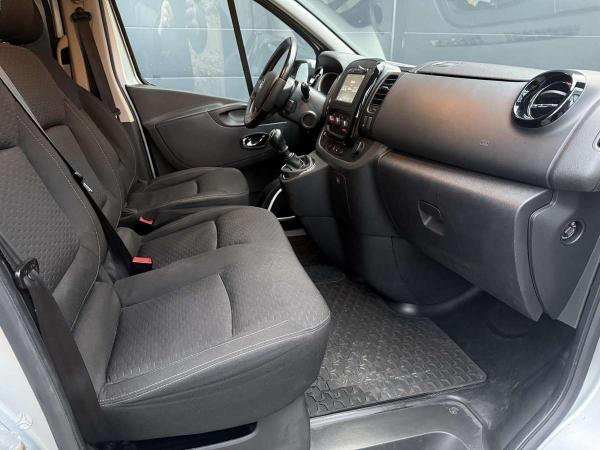 Pelēks Opel Vivaro 2018 Kauņa, ar dzinēja tilpumu 1.60 L un nobraukumu 182 tūkst. km par 15900 €, foto 8 vietnē AUTOMOTO.COM.LV